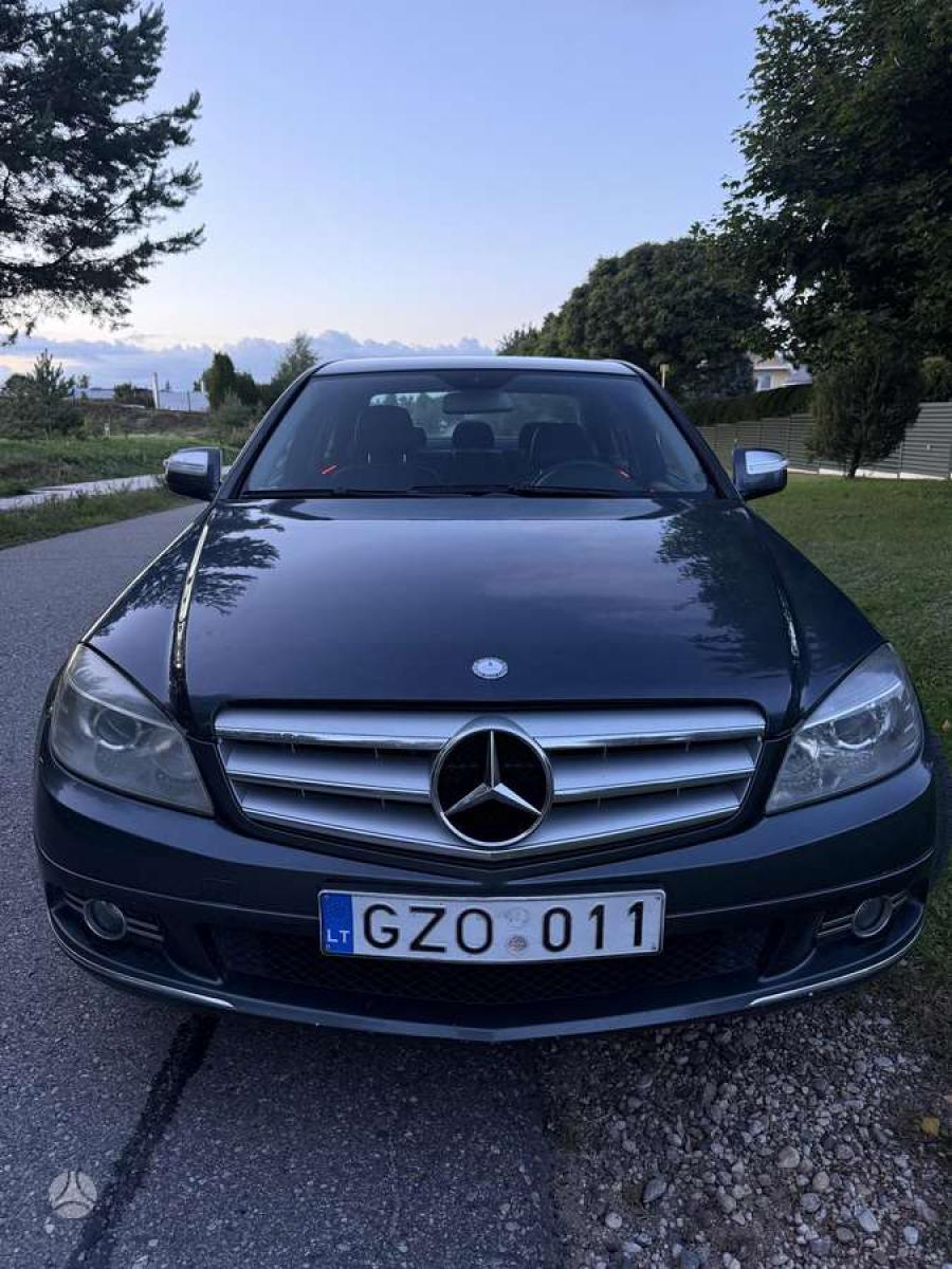 Синий Мерседес Ц 320 2008 в Вильнюс, объемом двигателя 2.99 л и пробегом 370 тыс. км за 4500 €, фото 8 на AUTOMOTO.COM.LV