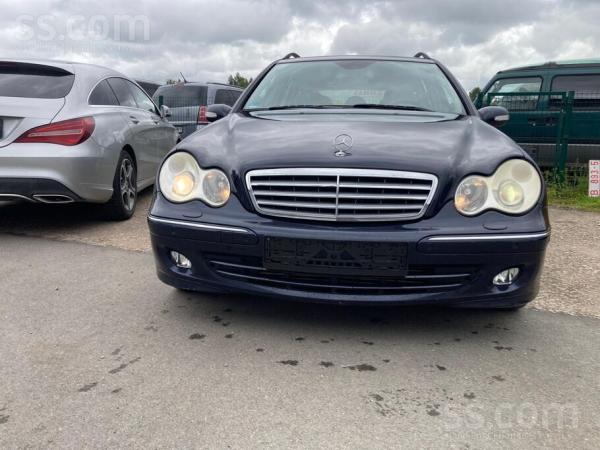 Blue Mercedes-Benz c-320 2006 in Riga, with an engine capacity of 3.00 L and mileage of 308 thousand km for 2500 €, photo 2 on AUTOMOTO.COM.LV