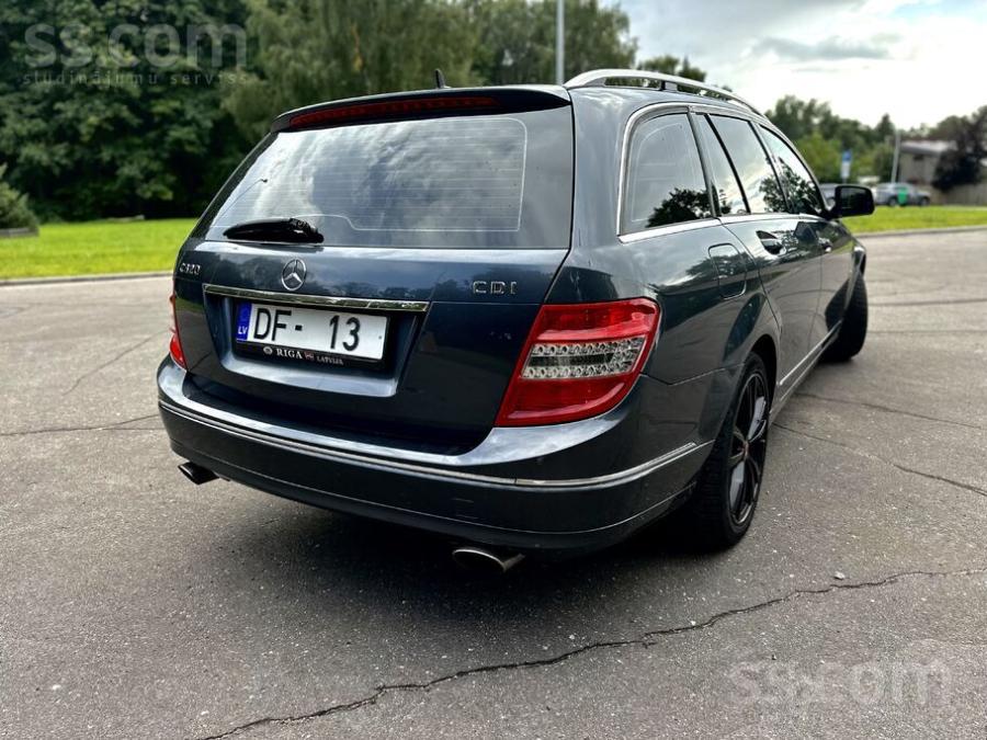 Zils Mercedes-Benz c-320 2008 Rīga, ar dzinēja tilpumu 3.00 L un nobraukumu 310 tūkst. km par 5500 €, foto 3 vietnē AUTOMOTO.COM.LV