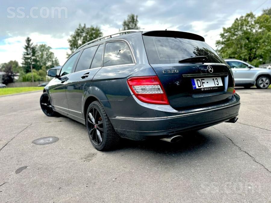 Zils Mercedes-Benz c-320 2008 Rīga, ar dzinēja tilpumu 3.00 L un nobraukumu 310 tūkst. km par 5500 €, foto 4 vietnē AUTOMOTO.COM.LV