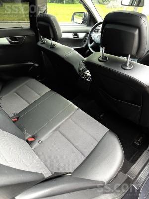Zils Mercedes-Benz c-320 2008 Rīga, ar dzinēja tilpumu 3.00 L un nobraukumu 310 tūkst. km par 5500 €, foto 10 vietnē AUTOMOTO.COM.LV