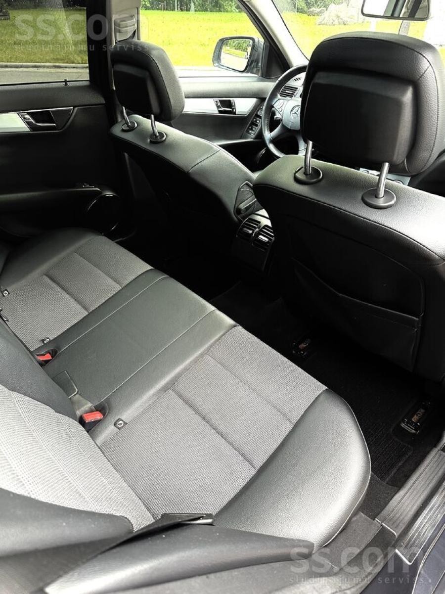 Zils Mercedes-Benz c-320 2008 Rīga, ar dzinēja tilpumu 3.00 L un nobraukumu 310 tūkst. km par 5500 €, foto 10 vietnē AUTOMOTO.COM.LV