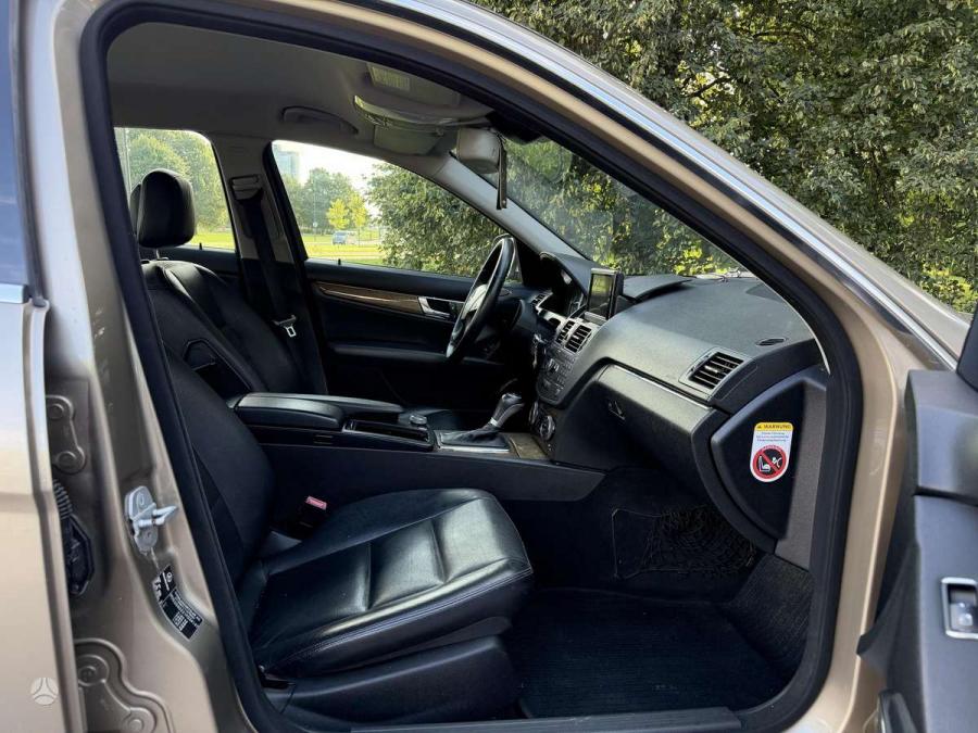 Brūns Mercedes-Benz c-320 2008 Kauņa, ar dzinēja tilpumu 2.99 L un nobraukumu 312 tūkst. km par 4350 €, foto 10 vietnē AUTOMOTO.COM.LV