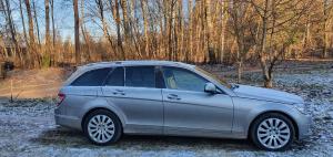 Brown Mercedes-Benz c-320 2008 in Vilnius, with an engine capacity of 3.00 L and mileage of 311 thousand km for 4500 €, photo 8 on AUTOMOTO.COM.LV