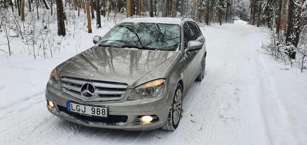 Brown Mercedes-Benz c-320 2008 in Vilnius, with an engine capacity of 3.00 L and mileage of 312 thousand km for 4300 €, photo 2 on AUTOMOTO.COM.LV