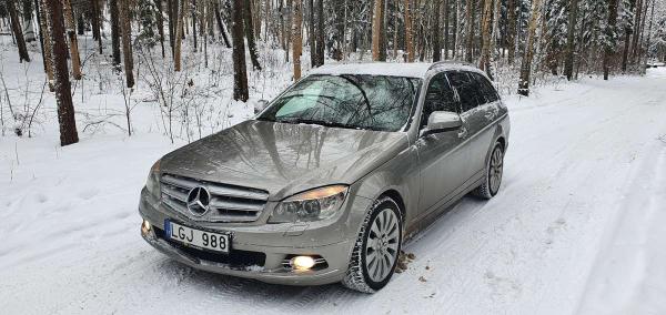 Brown Mercedes-Benz c-320 2008 in Vilnius, with an engine capacity of 3.00 L and mileage of 312 thousand km for 4300 €, photo 5 on AUTOMOTO.COM.LV