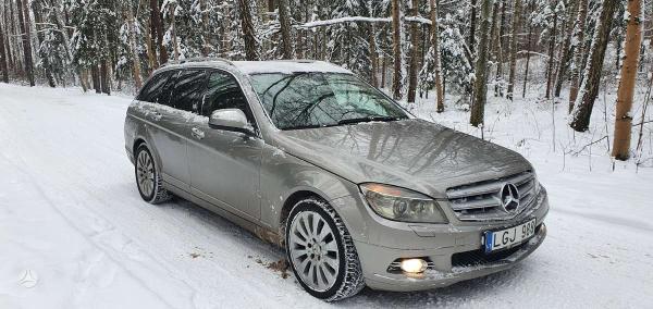 Brown Mercedes-Benz c-320 2008 in Vilnius, with an engine capacity of 3.00 L and mileage of 312 thousand km for 4300 €, photo 8 on AUTOMOTO.COM.LV