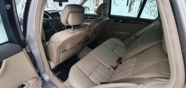 Brown Mercedes-Benz c-320 2008 in Vilnius, with an engine capacity of 3.00 L and mileage of 312 thousand km for 4300 €, photo 10 on AUTOMOTO.COM.LV