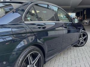 Zaļš Mercedes-Benz c-320 2007 Kauņa, ar dzinēja tilpumu 2.99 L un nobraukumu 400 tūkst. km par 3500 €, foto 13 vietnē AUTOMOTO.COM.LV