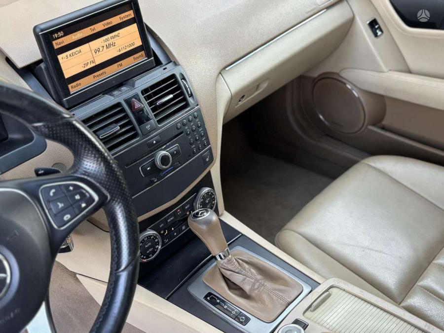 Zaļš Mercedes-Benz c-320 2007 Kauņa, ar dzinēja tilpumu 2.99 L un nobraukumu 400 tūkst. km par 3500 €, foto 16 vietnē AUTOMOTO.COM.LV