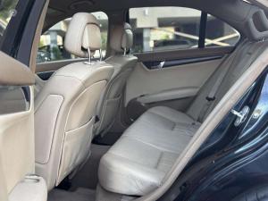 Zaļš Mercedes-Benz c-320 2007 Kauņa, ar dzinēja tilpumu 2.99 L un nobraukumu 400 tūkst. km par 3500 €, foto 23 vietnē AUTOMOTO.COM.LV