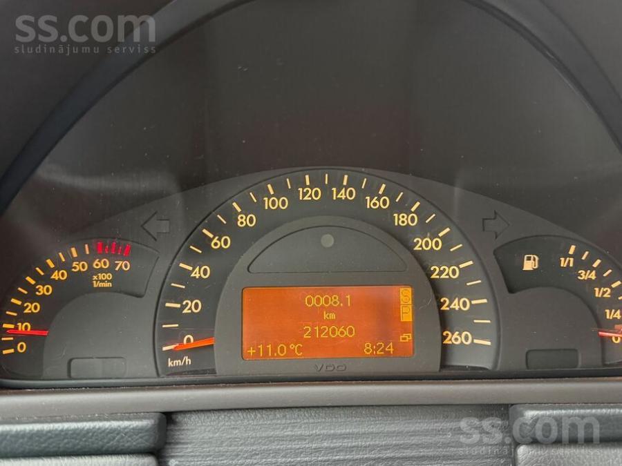Серый Мерседес Ц 320 2001 в Рига, объемом двигателя 3.20 л и пробегом 0 тыс. км за 4500 €, фото 7 на AUTOMOTO.COM.LV