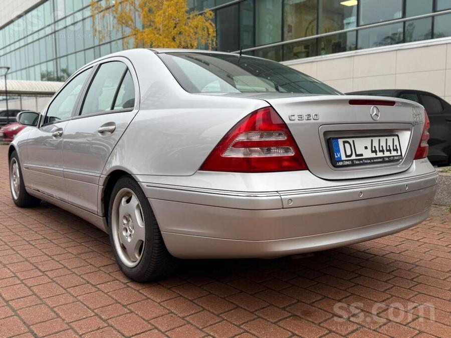 Серый Мерседес Ц 320 2001 в Рига, объемом двигателя 3.20 л и пробегом 0 тыс. км за 4500 €, фото 11 на AUTOMOTO.COM.LV