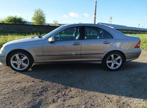 Grey Mercedes-Benz c-320 2005 in Siauliai, with an engine capacity of 3.00 L and mileage of 304 thousand km for 3700 €, photo 9 on AUTOMOTO.COM.LV