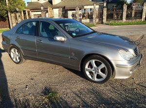 Grey Mercedes-Benz c-320 2005 in Siauliai, with an engine capacity of 3.00 L and mileage of 304 thousand km for 3700 €, photo 10 on AUTOMOTO.COM.LV
