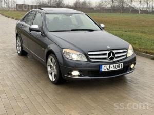 Pelēks Mercedes-Benz c-320 2007 Rīga, ar dzinēja tilpumu 3.00 L un nobraukumu 241 tūkst. km par 5499 €, foto 7 vietnē AUTOMOTO.COM.LV