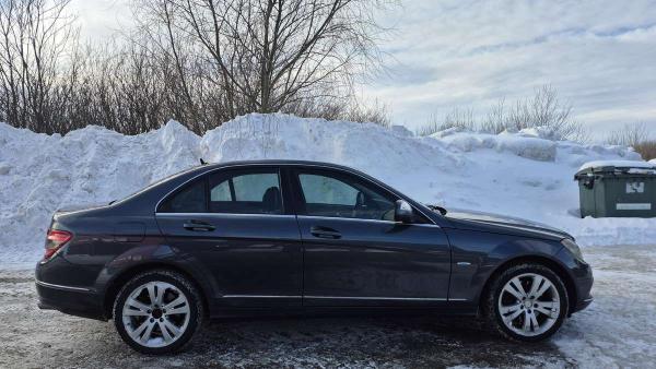 Grey Mercedes-Benz c-320 2007 in Klaipeda, with an engine capacity of 2.99 L and mileage of 335 thousand km for 3599 €, photo 10 on AUTOMOTO.COM.LV