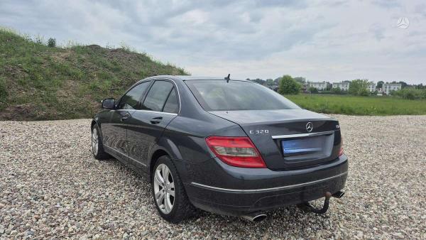 Grey Mercedes-Benz c-320 2007 in Klaipeda, with an engine capacity of 2.99 L and mileage of 328 thousand km for 2450 €, photo 2 on AUTOMOTO.COM.LV