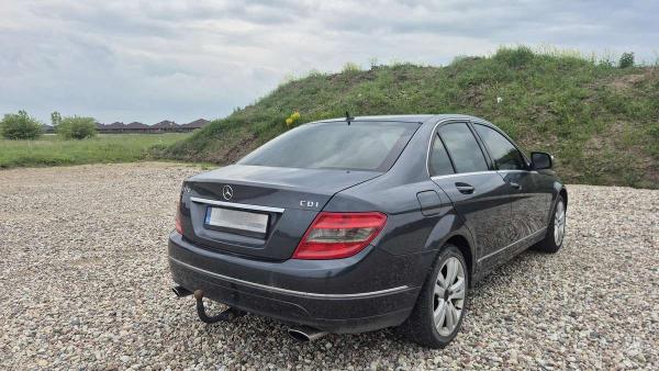Grey Mercedes-Benz c-320 2007 in Klaipeda, with an engine capacity of 2.99 L and mileage of 328 thousand km for 2450 €, photo 5 on AUTOMOTO.COM.LV