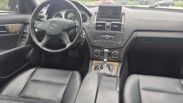 Grey Mercedes-Benz c-320 2007 in Klaipeda, with an engine capacity of 2.99 L and mileage of 328 thousand km for 2450 €, photo 9 on AUTOMOTO.COM.LV