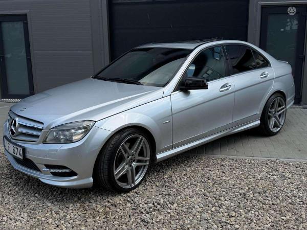 Grey Mercedes-Benz c-320 2007 in Kaunas, with an engine capacity of 3.00 L and mileage of 315 thousand km for 5450 €, photo 1 on AUTOMOTO.COM.LV