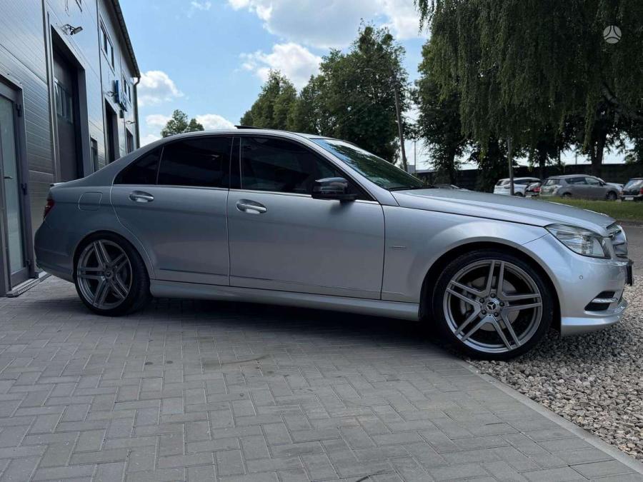 Серый Мерседес Ц 320 2007 в Каунас, объемом двигателя 3.00 л и пробегом 315 тыс. км за 5450 €, фото 8 на AUTOMOTO.COM.LV