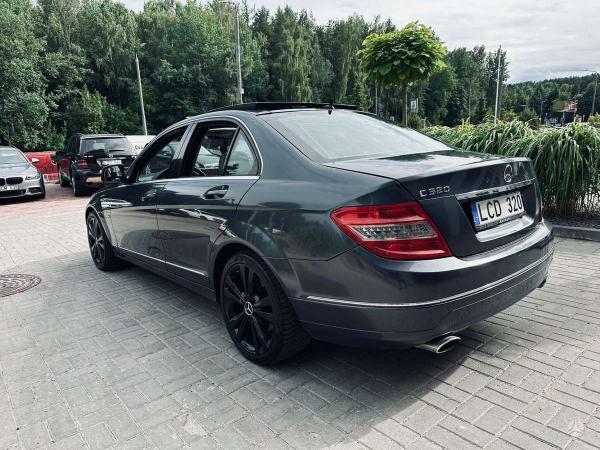 Pelēks Mercedes-Benz c-320 2007 Kauņa, ar dzinēja tilpumu 2.99 L un nobraukumu 378 tūkst. km par 4500 €, foto 4 vietnē AUTOMOTO.COM.LV