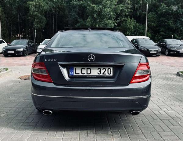 Pelēks Mercedes-Benz c-320 2007 Kauņa, ar dzinēja tilpumu 2.99 L un nobraukumu 378 tūkst. km par 4500 €, foto 8 vietnē AUTOMOTO.COM.LV