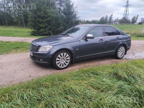 Grey Mercedes-Benz c-320 2007 in Rezekne, with an engine capacity of 3.00 L and mileage of 187 thousand km for 2200 €, photo 3 on AUTOMOTO.COM.LV