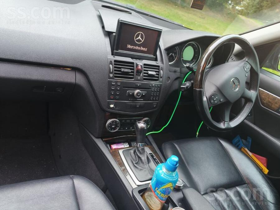 Grey Mercedes-Benz c-320 2007 in Rezekne, with an engine capacity of 3.00 L and mileage of 187 thousand km for 2200 €, photo 4 on AUTOMOTO.COM.LV