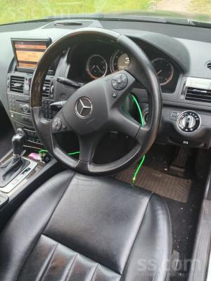 Grey Mercedes-Benz c-320 2007 in Rezekne, with an engine capacity of 3.00 L and mileage of 187 thousand km for 2200 €, photo 6 on AUTOMOTO.COM.LV