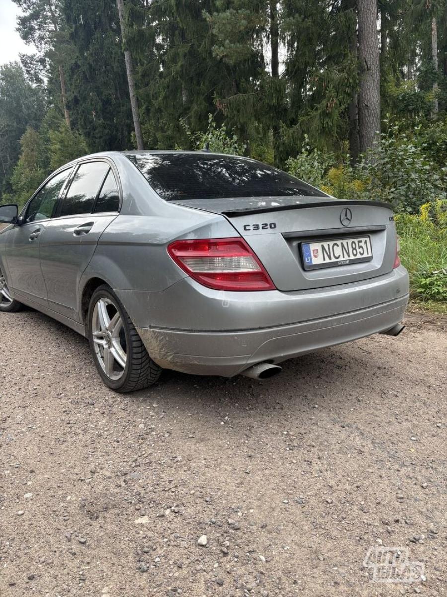 Серый Мерседес Ц 320 2007 в Каунас, объемом двигателя 3.00 л и пробегом 413 тыс. км за 2700 €, фото 5 на AUTOMOTO.COM.LV