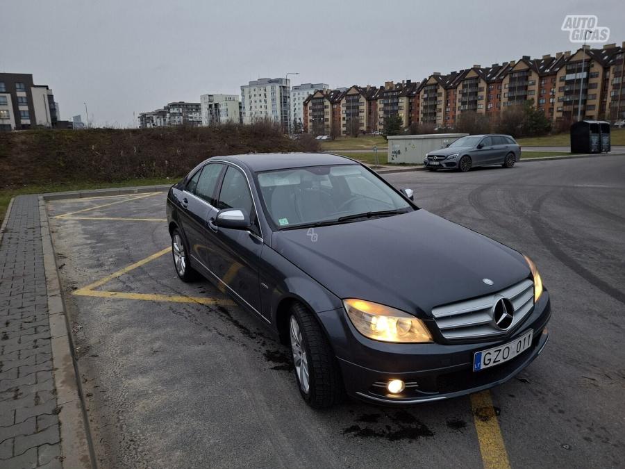 Серый Мерседес Ц 320 2008 в Вильнюс, объемом двигателя 3.00 л и пробегом 356 тыс. км за 4700 €, фото 11 на AUTOMOTO.COM.LV