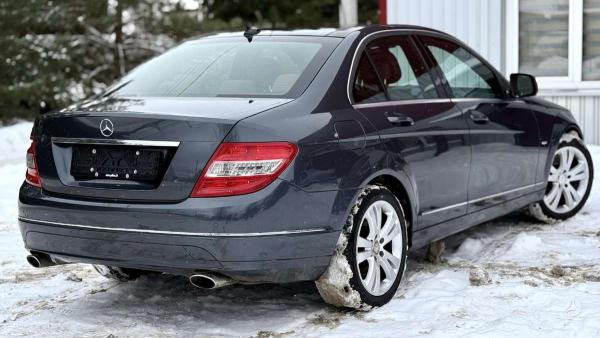 Pelēks Mercedes-Benz c-320 2008 Ukmergė, ar dzinēja tilpumu 2.99 L un nobraukumu 269 tūkst. km par 5500 €, foto 4 vietnē AUTOMOTO.COM.LV