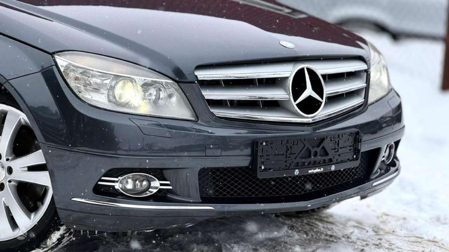 Pelēks Mercedes-Benz c-320 2008 Ukmergė, ar dzinēja tilpumu 2.99 L un nobraukumu 269 tūkst. km par 5500 €, foto 9 vietnē AUTOMOTO.COM.LV