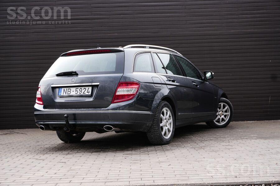 Pelēks Mercedes-Benz c-320 2008 Rīga, ar dzinēja tilpumu 3.00 L un nobraukumu 316 tūkst. km par 5990 €, foto 4 vietnē AUTOMOTO.COM.LV
