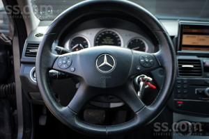 Pelēks Mercedes-Benz c-320 2008 Rīga, ar dzinēja tilpumu 3.00 L un nobraukumu 316 tūkst. km par 5990 €, foto 10 vietnē AUTOMOTO.COM.LV