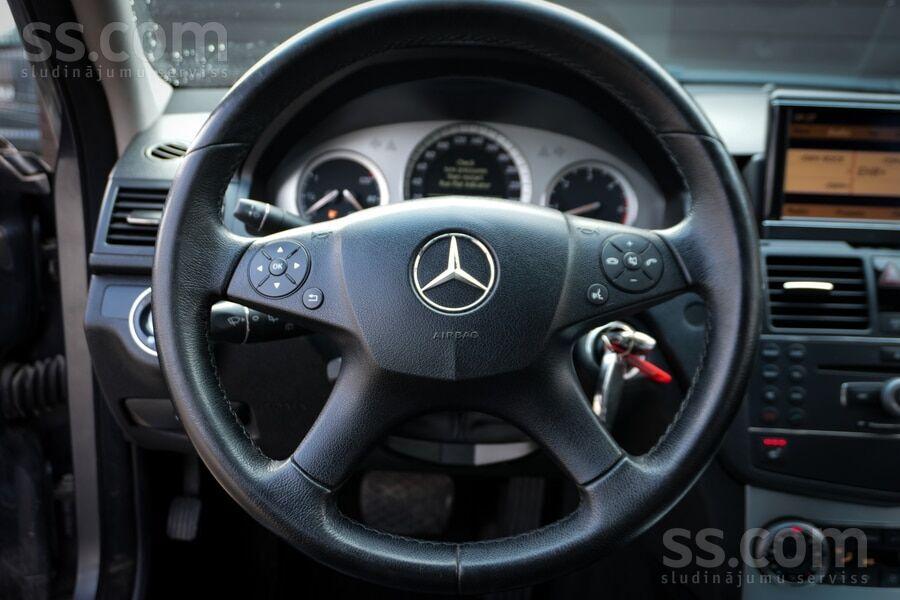 Pelēks Mercedes-Benz c-320 2008 Rīga, ar dzinēja tilpumu 3.00 L un nobraukumu 316 tūkst. km par 5990 €, foto 10 vietnē AUTOMOTO.COM.LV