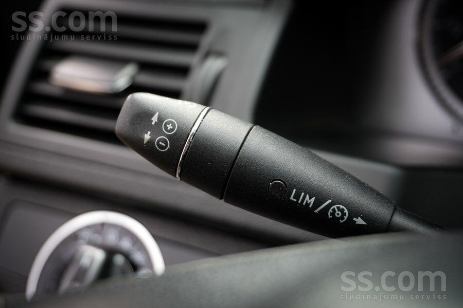 Pelēks Mercedes-Benz c-320 2008 Rīga, ar dzinēja tilpumu 3.00 L un nobraukumu 316 tūkst. km par 5990 €, foto 15 vietnē AUTOMOTO.COM.LV