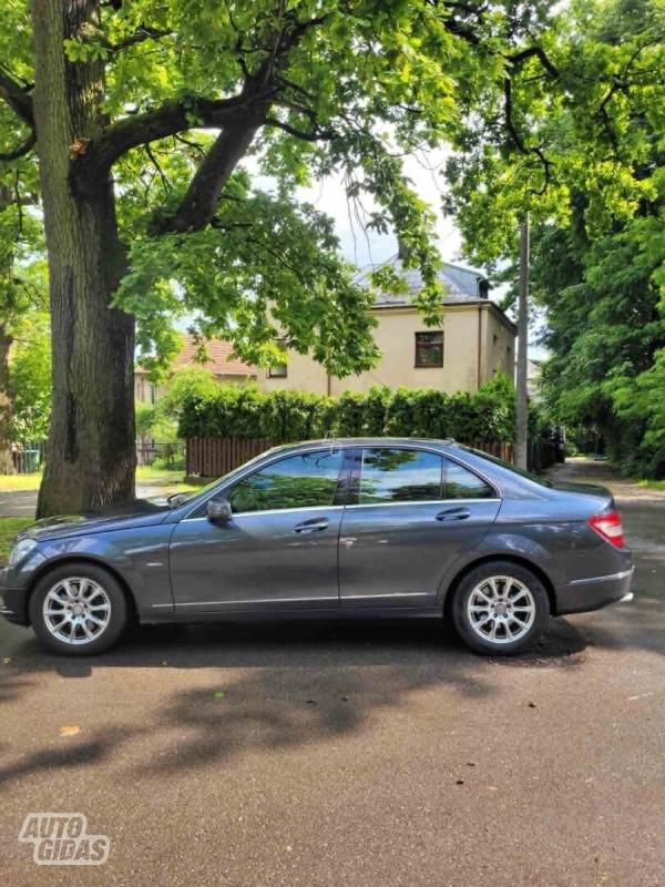 Pelēks Mercedes-Benz c-320 2008 Kauņa, ar dzinēja tilpumu 3.00 L un nobraukumu 480 tūkst. km par 3600 €, foto 2 vietnē AUTOMOTO.COM.LV