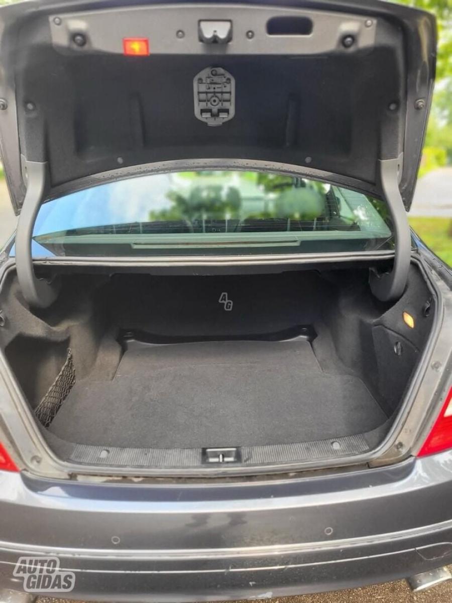 Pelēks Mercedes-Benz c-320 2008 Kauņa, ar dzinēja tilpumu 3.00 L un nobraukumu 480 tūkst. km par 3600 €, foto 6 vietnē AUTOMOTO.COM.LV