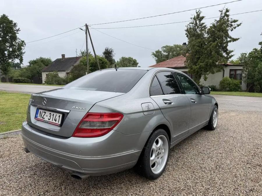 Grey Mercedes-Benz c-320 2008 in Ventspils, with an engine capacity of 3.00 L and mileage of 319 thousand km for 4990 €, photo 5 on AUTOMOTO.COM.LV