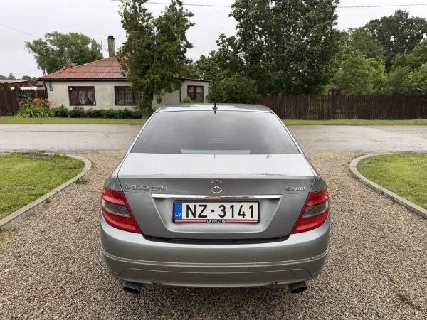 Pelēks Mercedes-Benz c-320 2008 Ventspils, ar dzinēja tilpumu 3.00 L un nobraukumu 319 tūkst. km par 4990 €, foto 5 vietnē AUTOMOTO.COM.LV