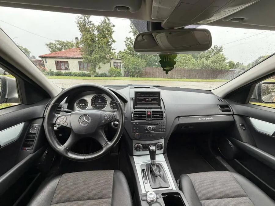 Grey Mercedes-Benz c-320 2008 in Ventspils, with an engine capacity of 3.00 L and mileage of 319 thousand km for 4990 €, photo 15 on AUTOMOTO.COM.LV