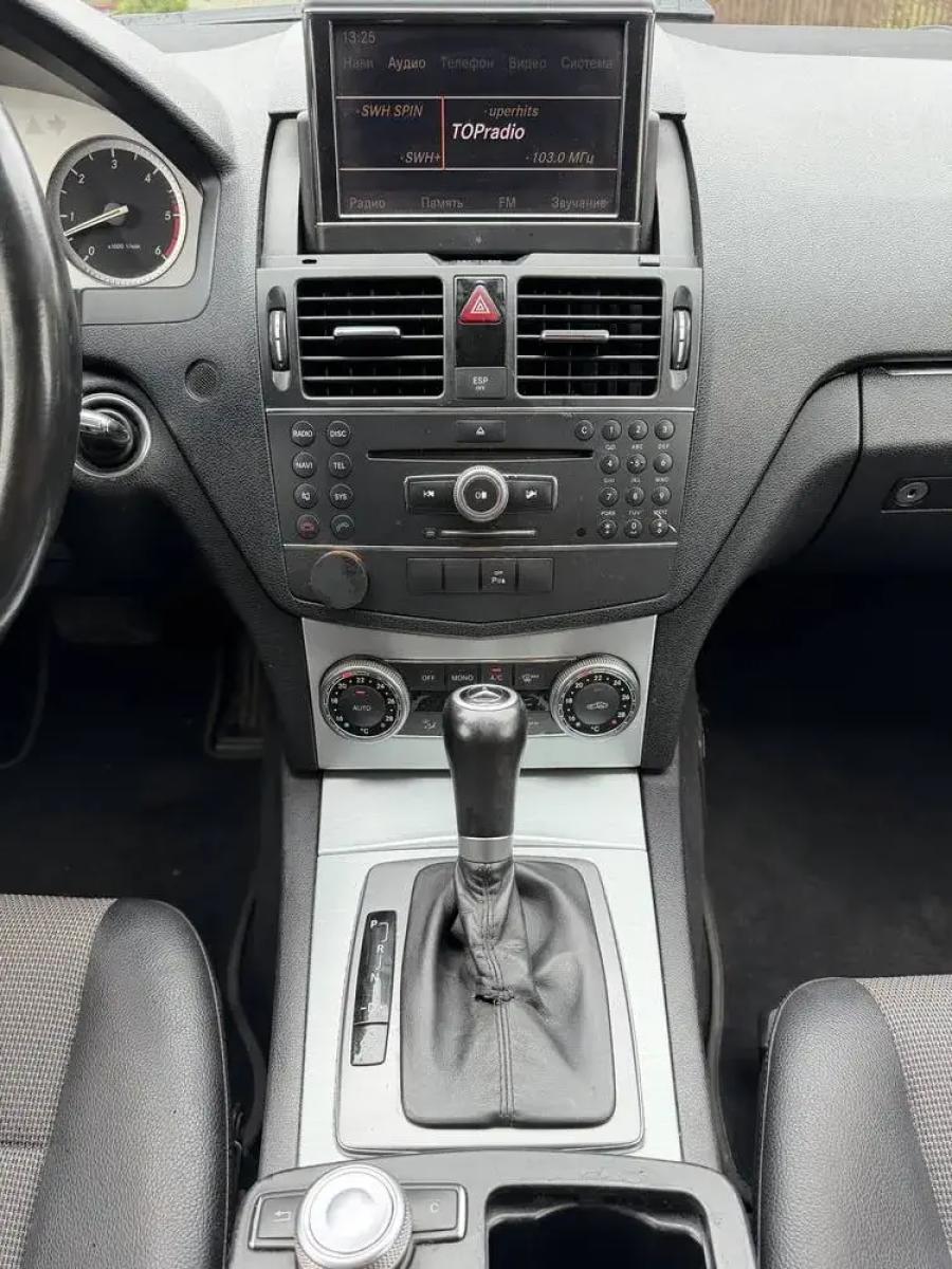 Grey Mercedes-Benz c-320 2008 in Ventspils, with an engine capacity of 3.00 L and mileage of 319 thousand km for 4990 €, photo 16 on AUTOMOTO.COM.LV