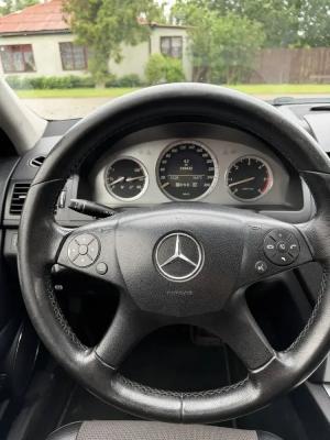 Grey Mercedes-Benz c-320 2008 in Ventspils, with an engine capacity of 3.00 L and mileage of 319 thousand km for 4990 €, photo 17 on AUTOMOTO.COM.LV
