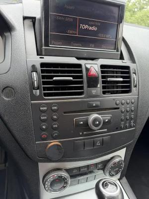 Grey Mercedes-Benz c-320 2008 in Ventspils, with an engine capacity of 3.00 L and mileage of 319 thousand km for 4990 €, photo 19 on AUTOMOTO.COM.LV