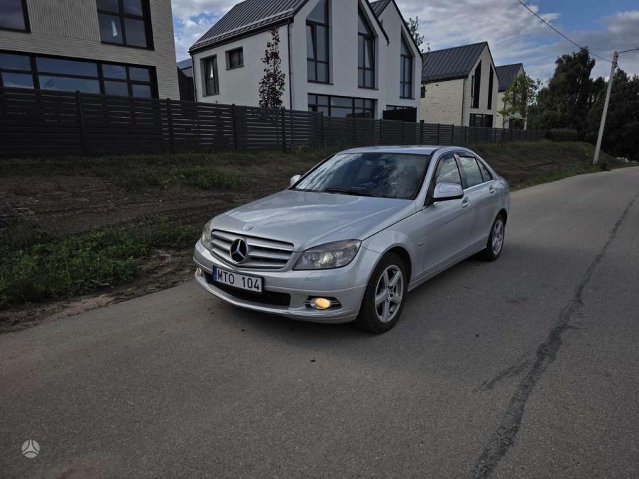 Pelēks Mercedes-Benz c-320 2008 Viļņa, ar dzinēja tilpumu 2.99 L un nobraukumu 248 tūkst. km par 5600 €, foto 1 vietnē AUTOMOTO.COM.LV