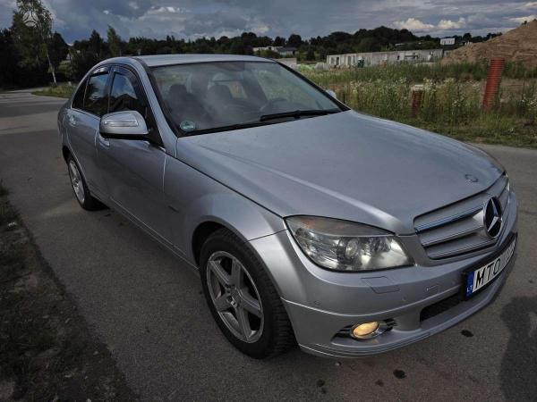 Grey Mercedes-Benz c-320 2008 in Vilnius, with an engine capacity of 2.99 L and mileage of 248 thousand km for 5600 €, photo 4 on AUTOMOTO.COM.LV