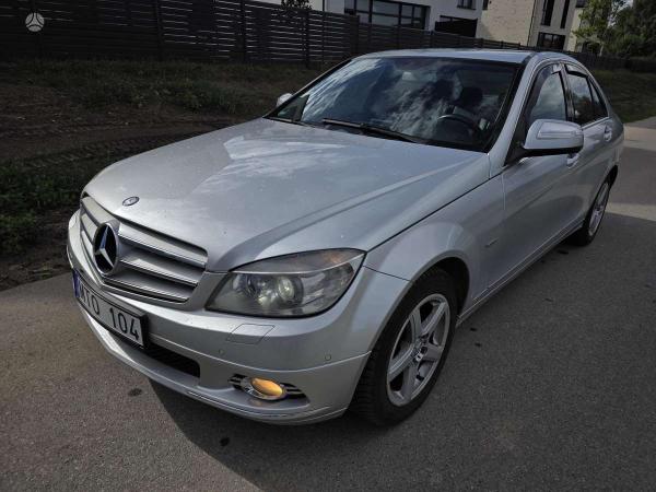 Grey Mercedes-Benz c-320 2008 in Vilnius, with an engine capacity of 2.99 L and mileage of 248 thousand km for 5600 €, photo 5 on AUTOMOTO.COM.LV